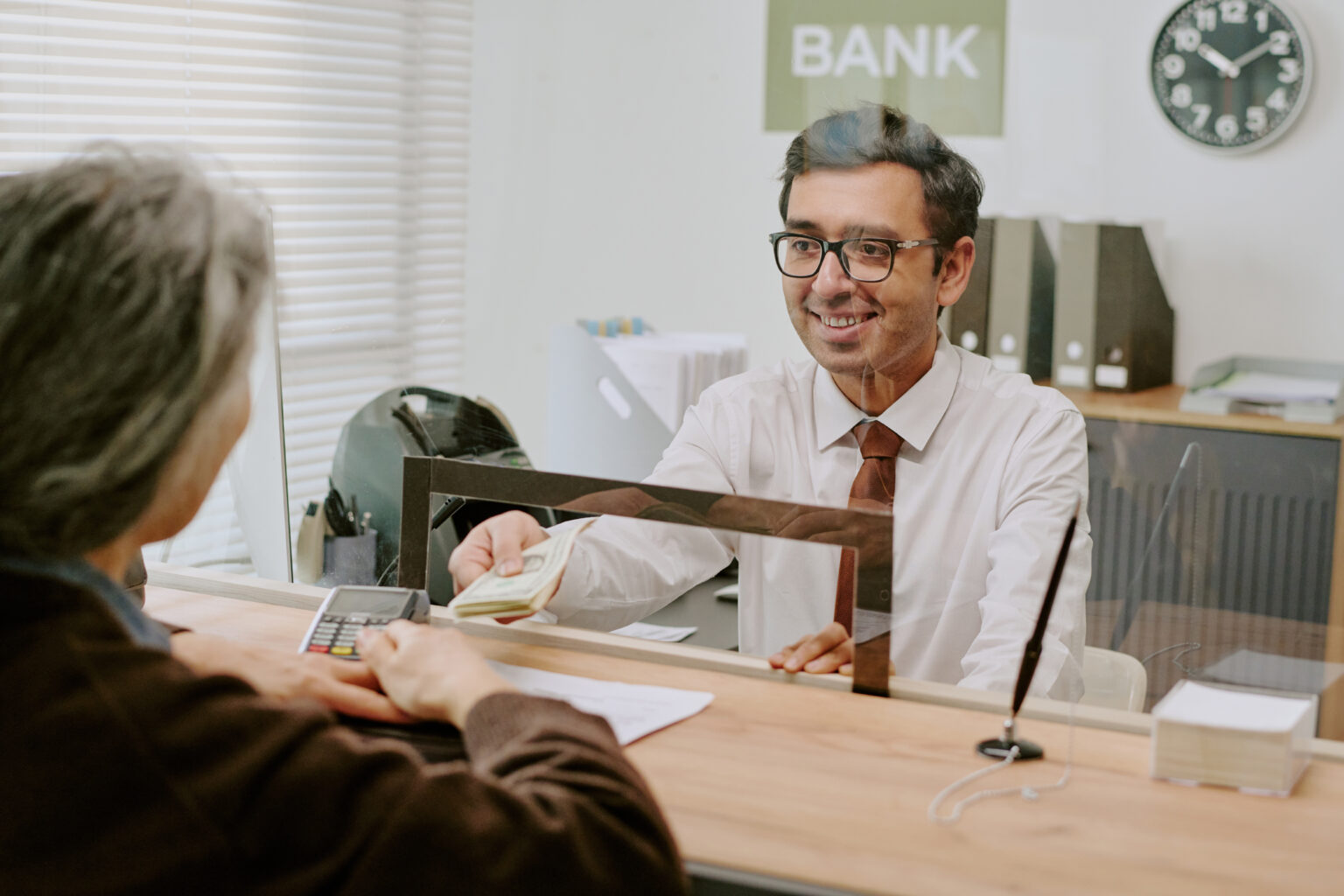 Money problems: How to complain about a bank - Handle My Complaint